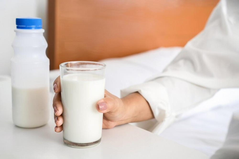 Penuh Nutrisi 5 Manfaat Minum Susu Sebelum Tidur